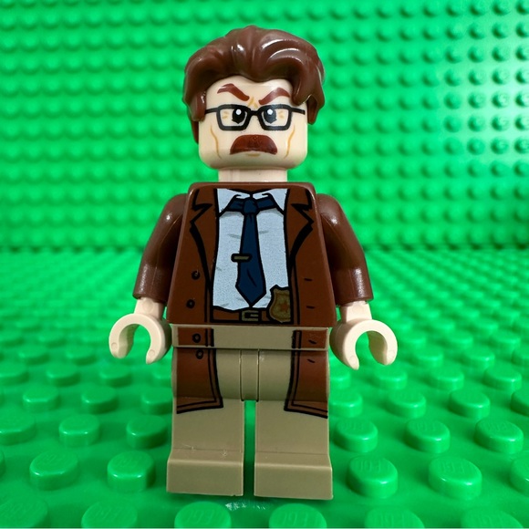 Lego | Toys | Lego Sh59 Commissioner Gordon Minifigure | Poshmark